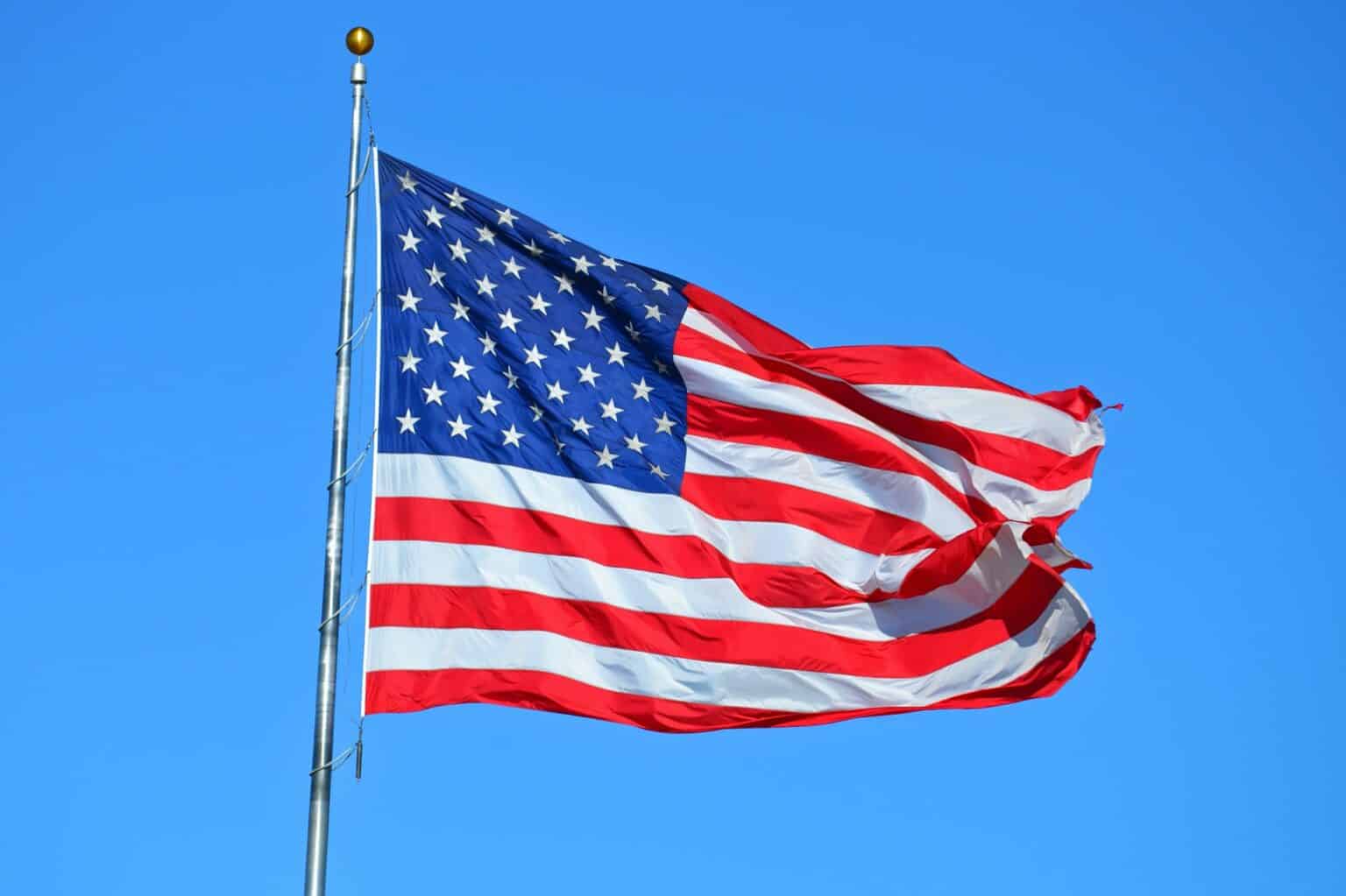 HOA American Flag Rules: What Your Homeowners Association Can Do ...